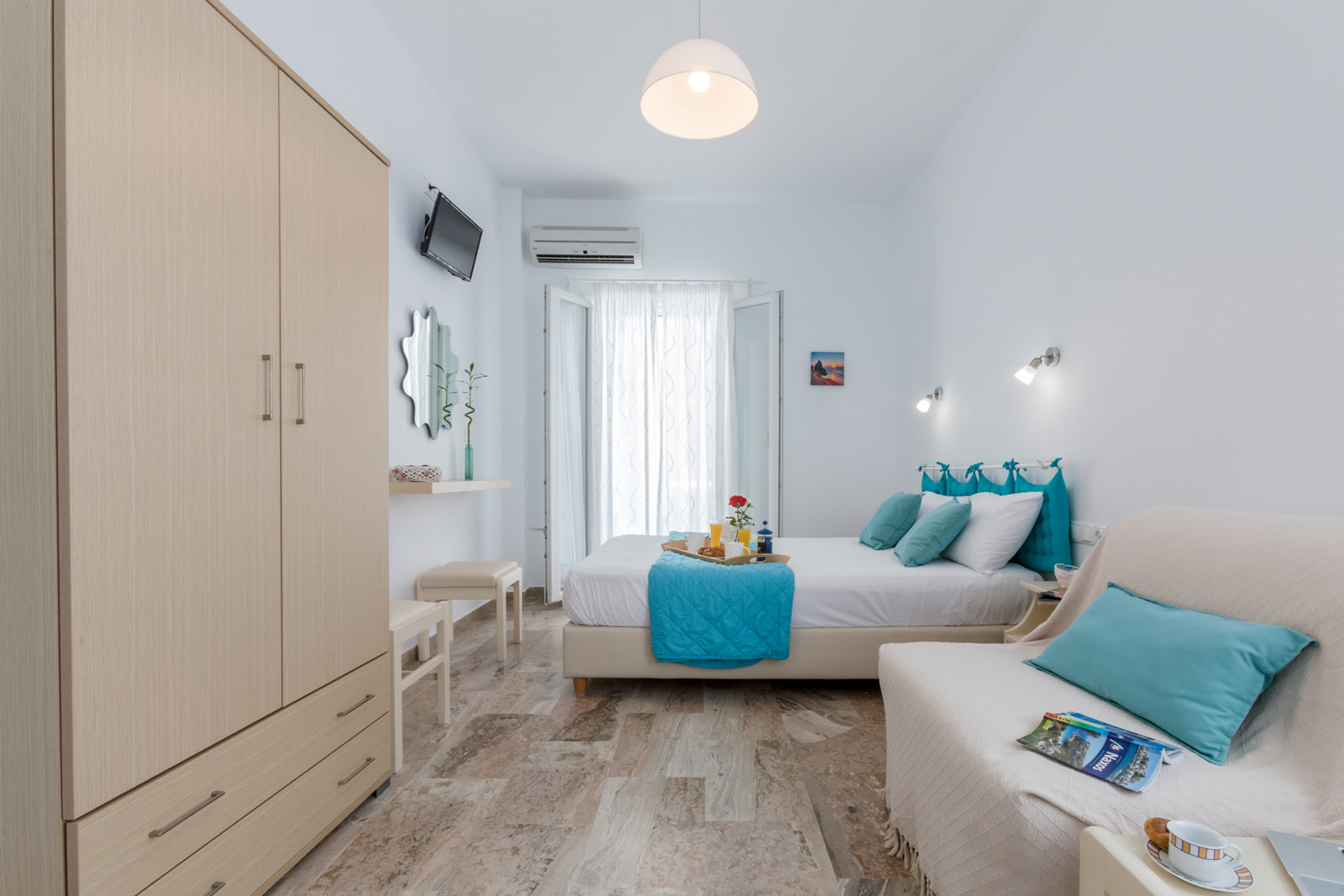 Studio with private balcony – Litsa Studios