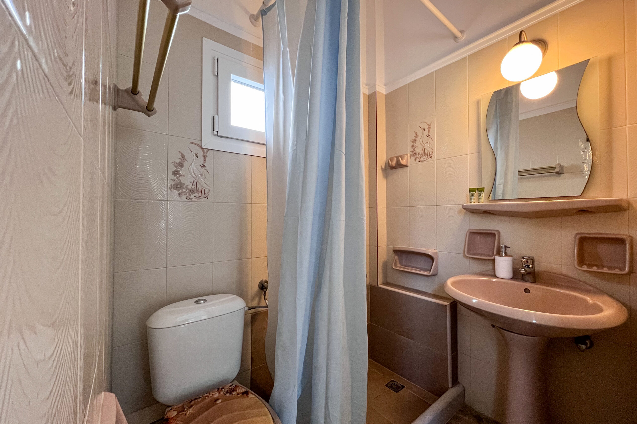 Studio with private balcony – Litsa Studios