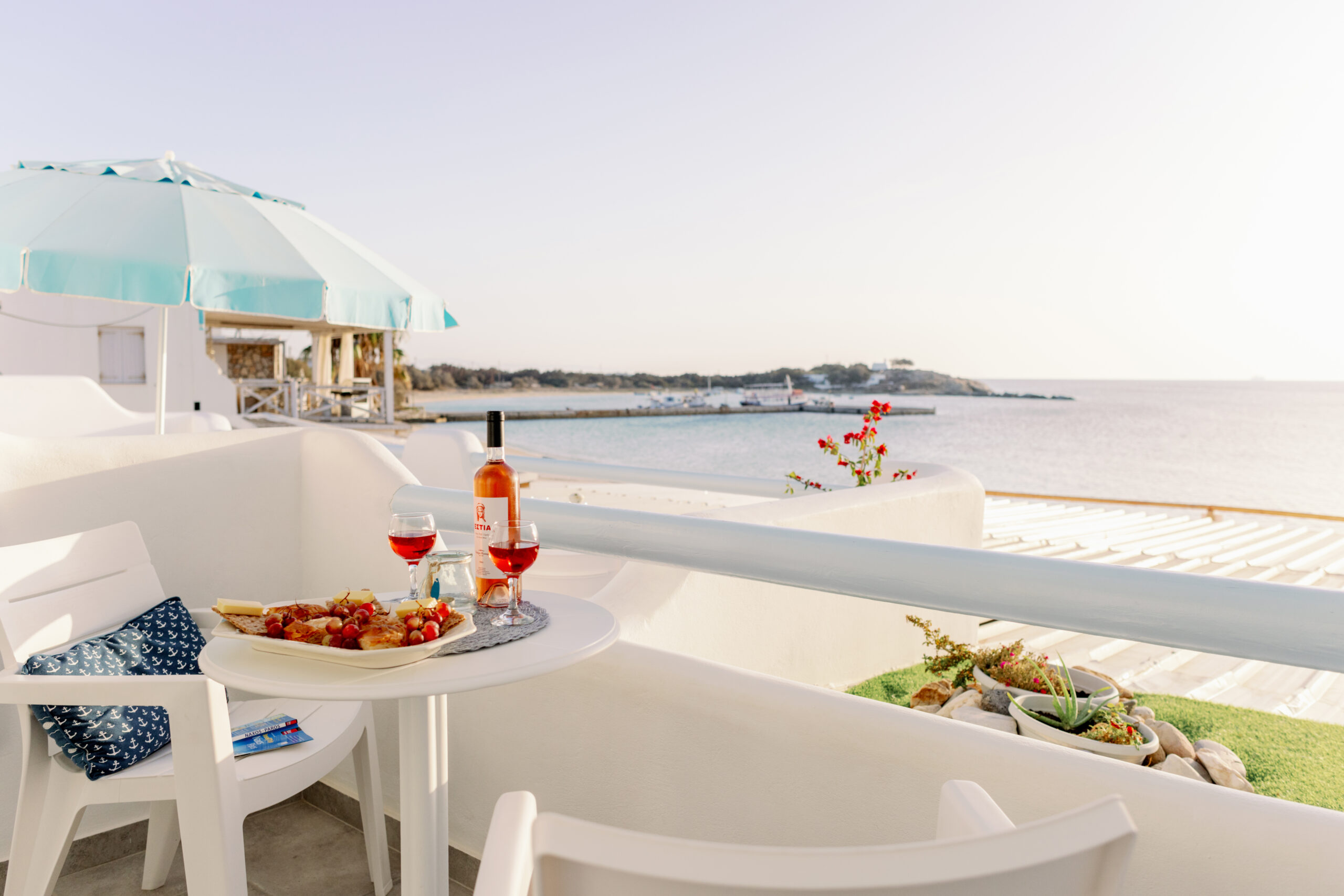 Studio with sea view – Litsa Studios